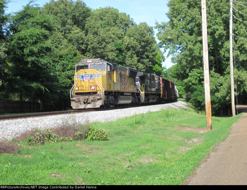 UP 3789 leads NS 391 westbound at MP 534
